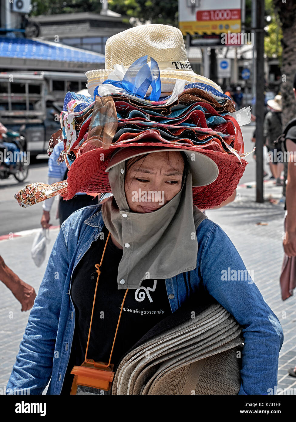 Vendor hat sell hi-res stock photography and images - Alamy