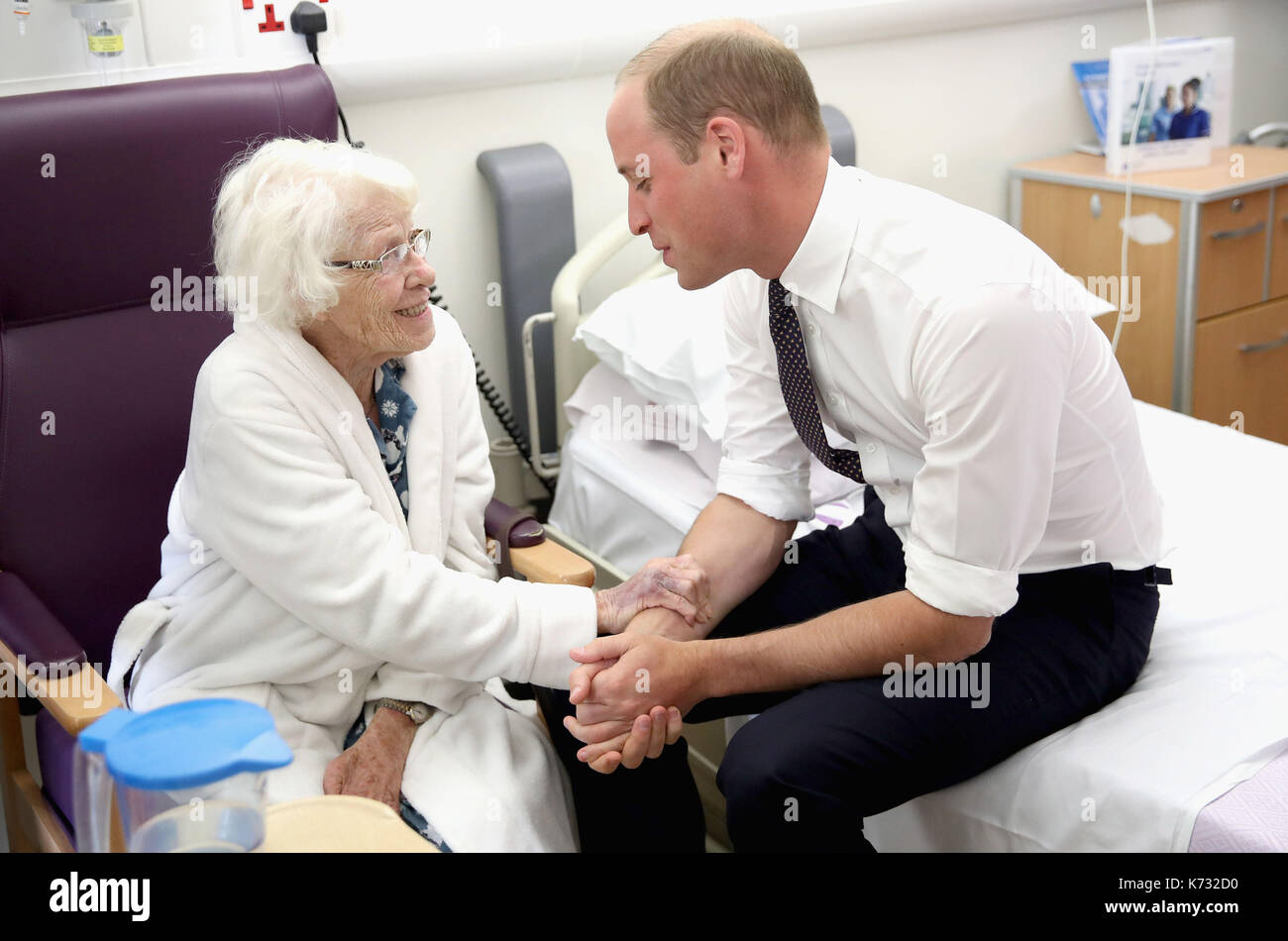 The Duke of Cambridge chats with patient Theresa Jones in the Frailty ...