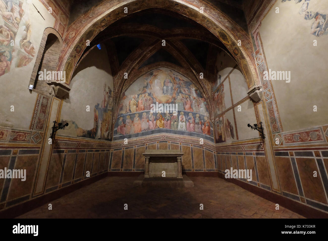 Romanesque fresco hi-res stock photography and images - Alamy