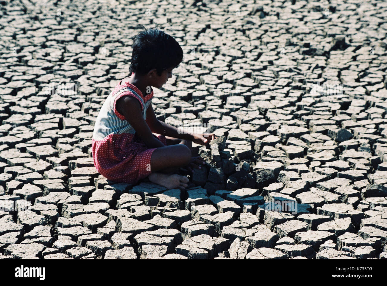 Cracked earth during drought in Lunugamvehera in Hambantota, Sri Lanka ...