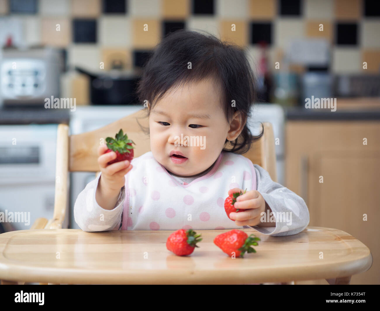 Child strawberry messy hi-res stock photography and images - Alamy
