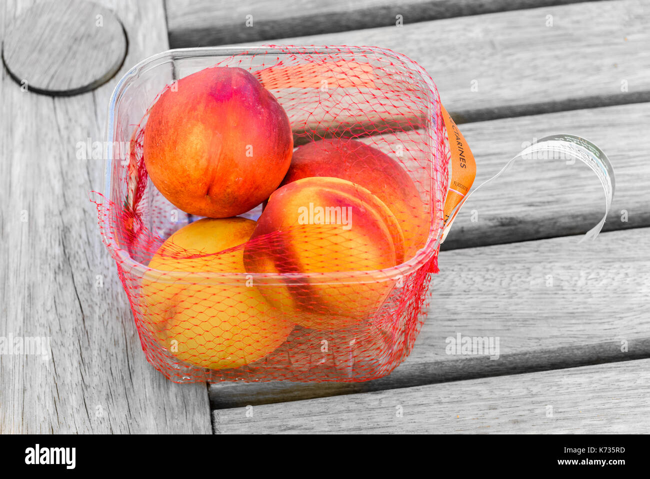 Wooden punnet hi-res stock photography and images - Alamy