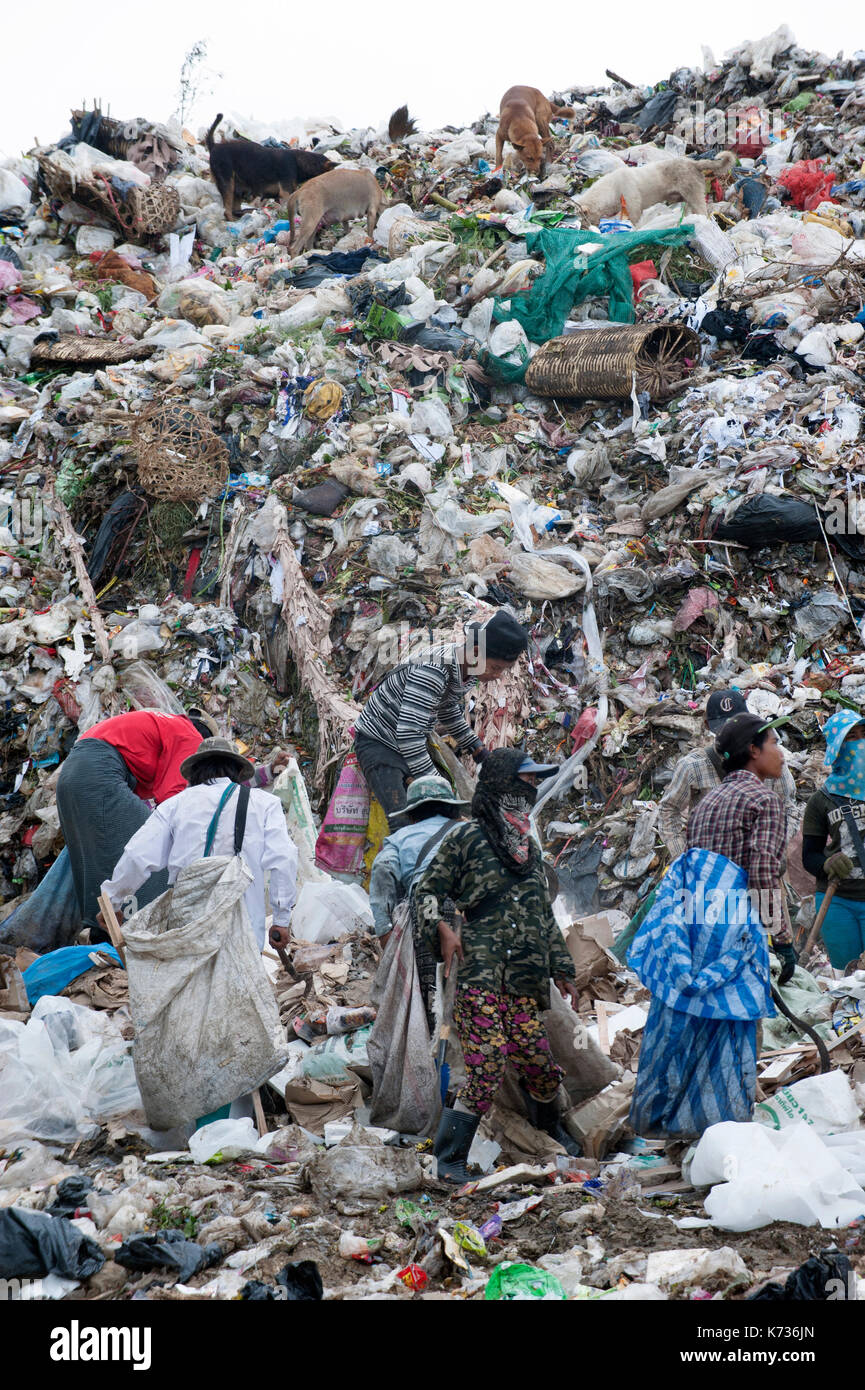 Burmese refugees hi-res stock photography and images - Alamy