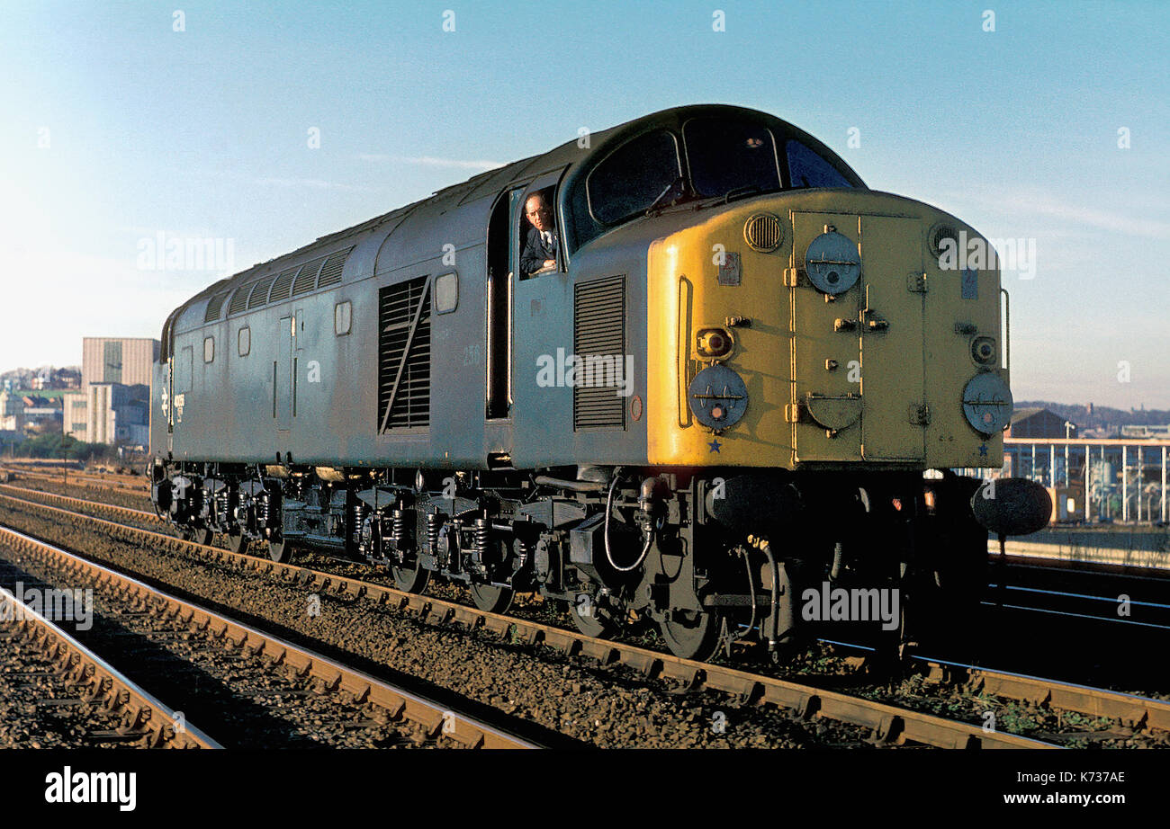 Class 40 locomotive near Healy Mills in Yorkshire, England Stock Photo ...