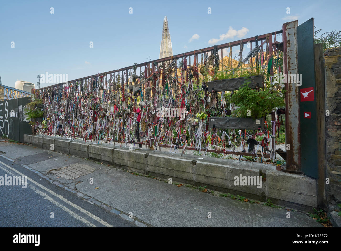crossbones cemetery south london Stock Photo - Alamy
