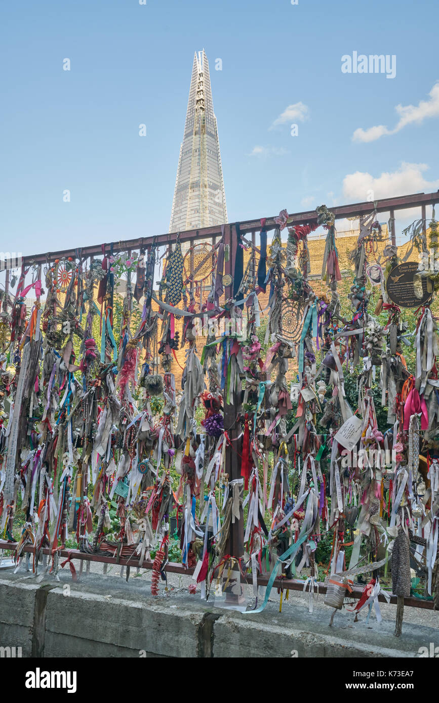 crossbones cemetery south london Stock Photo - Alamy