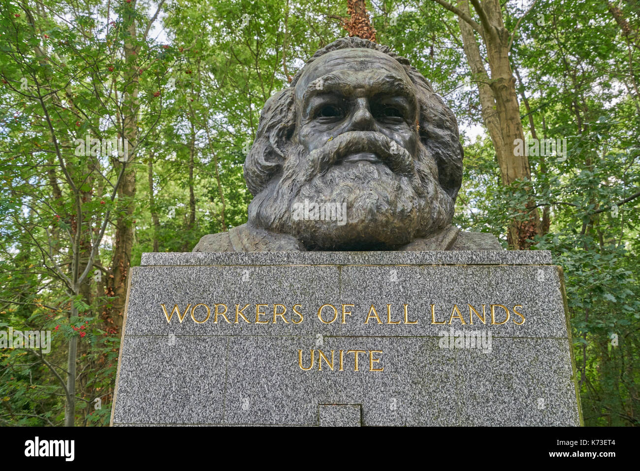 Karl marx tomb hi-res stock photography and images - Alamy