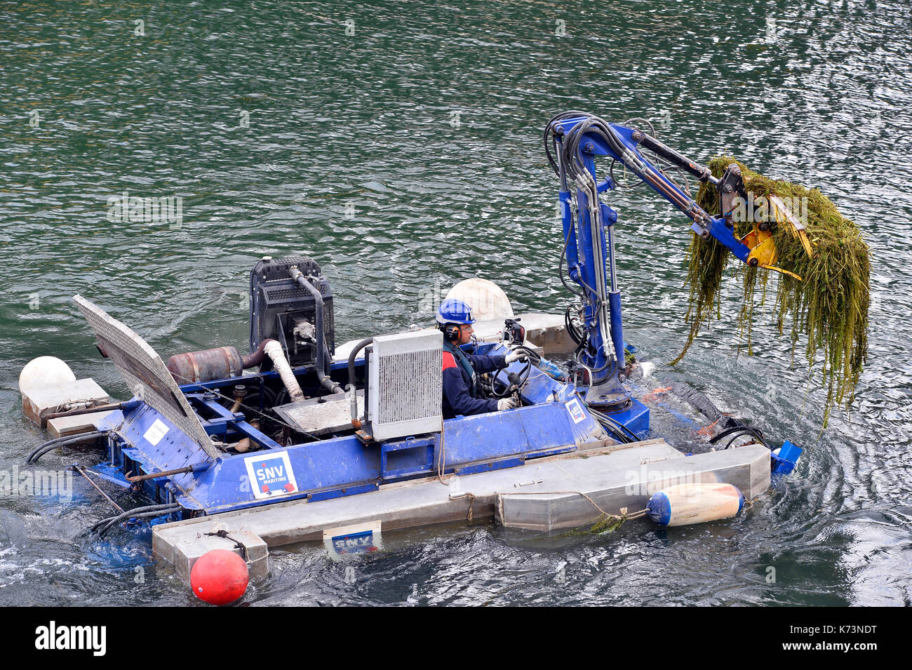 Cleaning barge on Port de l'Arsenal, Paris, France Stock Photo - Alamy