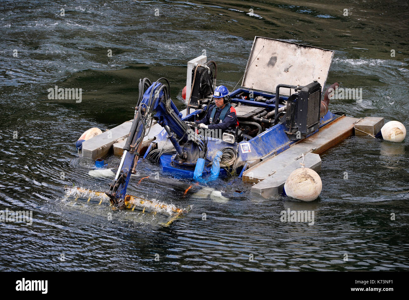 Cleaning barge on Port de l'Arsenal, Paris, France Stock Photo - Alamy