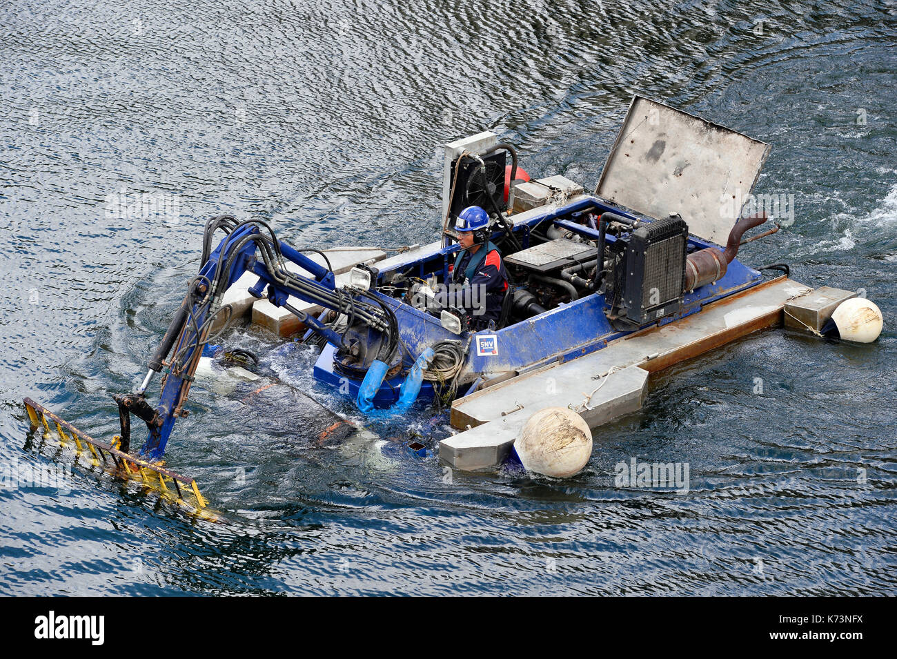 Cleaning barge on Port de l'Arsenal, Paris, France Stock Photo - Alamy