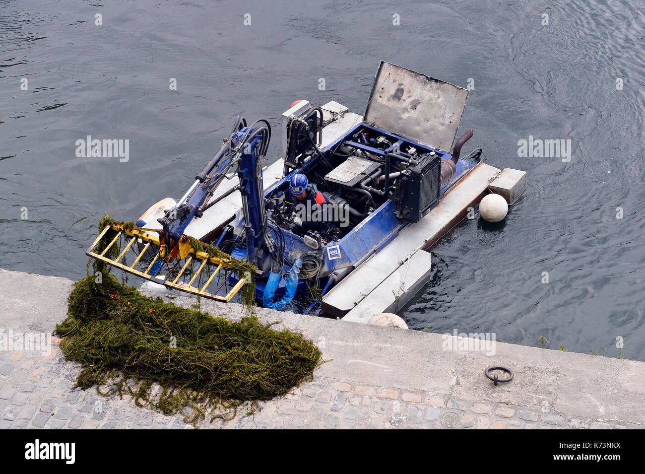 Cleaning barge on Port de l'Arsenal, Paris, France Stock Photo - Alamy