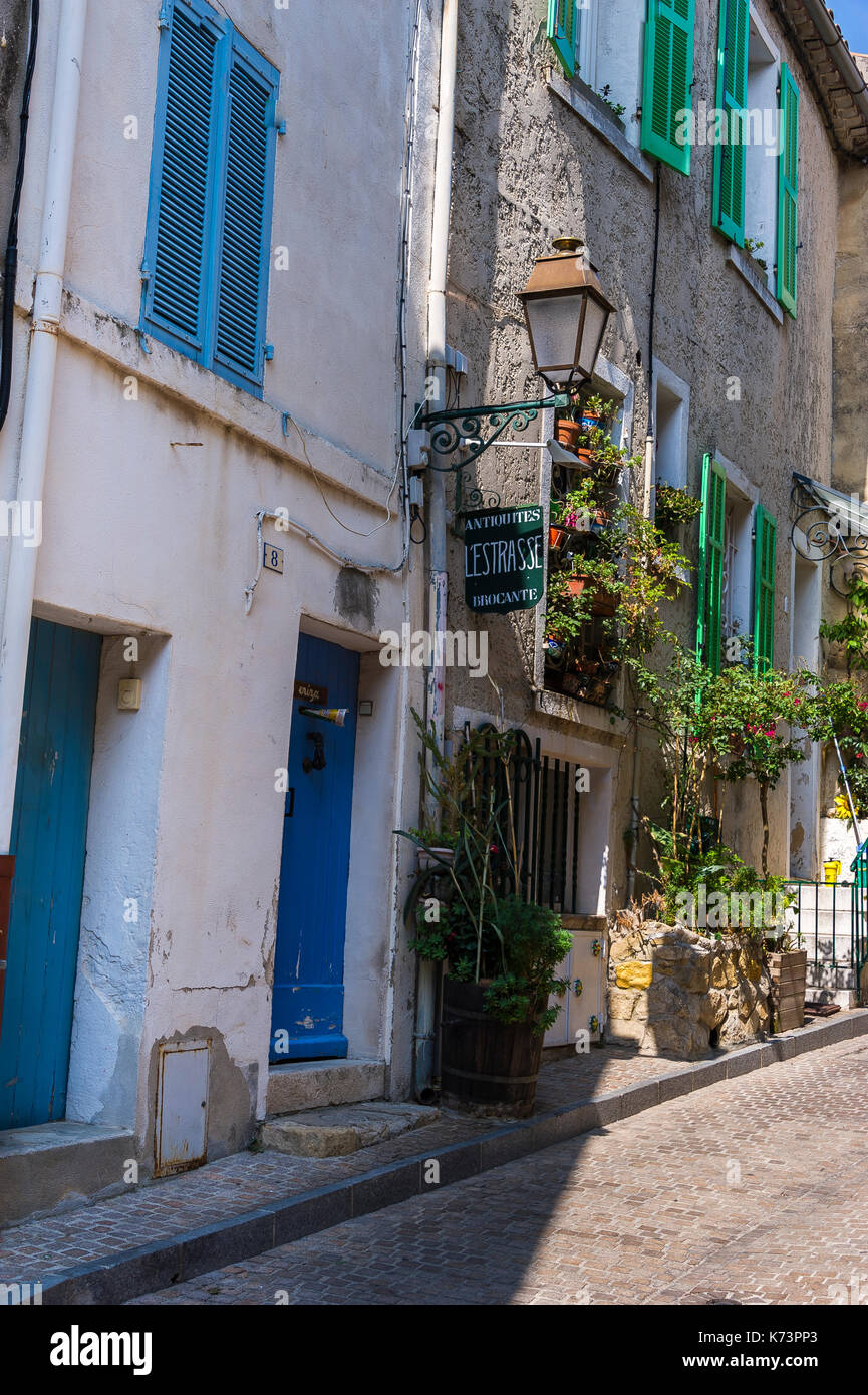 VILLAGE MEDIEVAL DU CASTELLET, VAR 83 FRANCE Stock Photo - Alamy