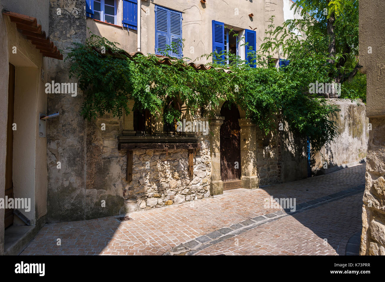 VILLAGE MEDIEVAL DU CASTELLET, VAR 83 FRANCE Stock Photo - Alamy