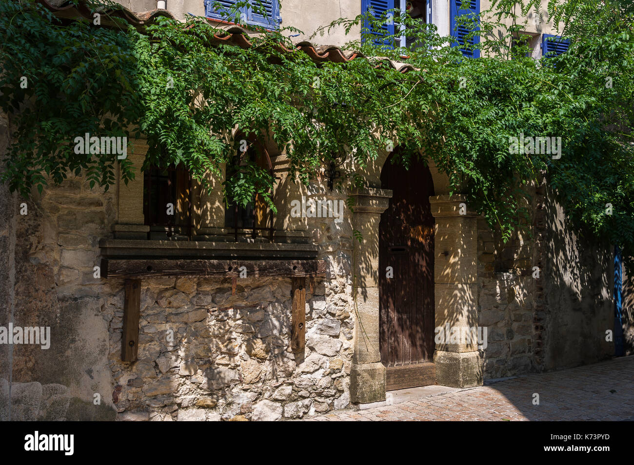 VILLAGE MEDIEVAL DU CASTELLET, VAR 83 FRANCE Stock Photo - Alamy