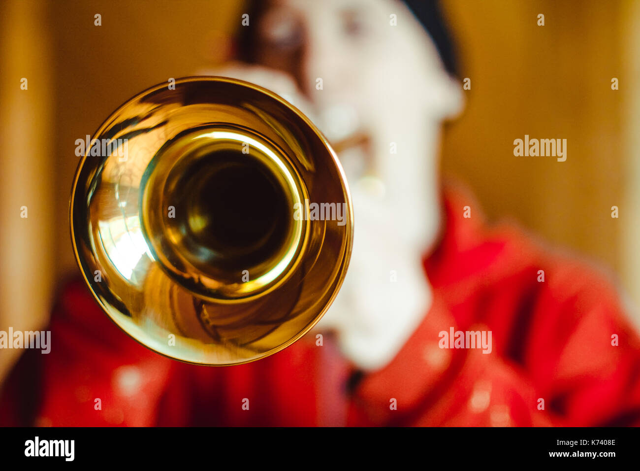 Manplaying hi-res stock photography and images - Alamy