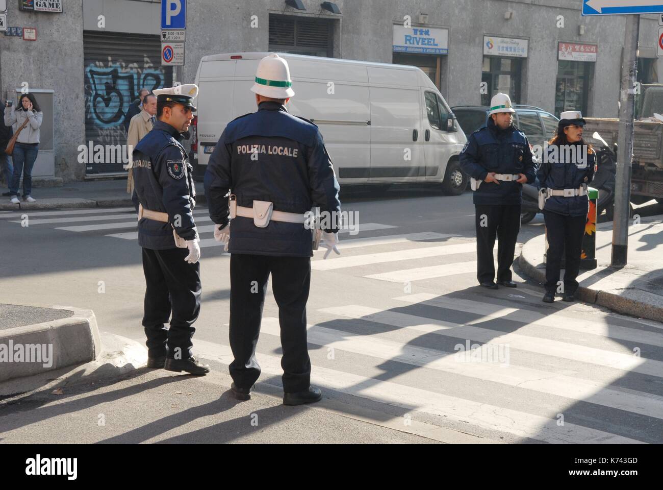 Milano paolo sarpi street hi-res stock photography and images - Alamy
