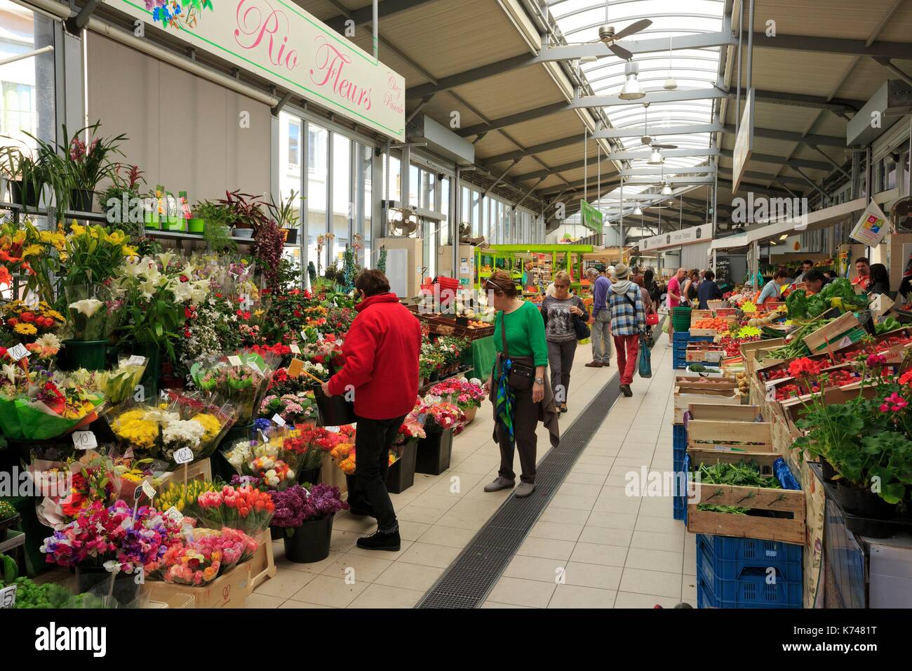 Saint raphael market hi-res stock photography and images - Alamy