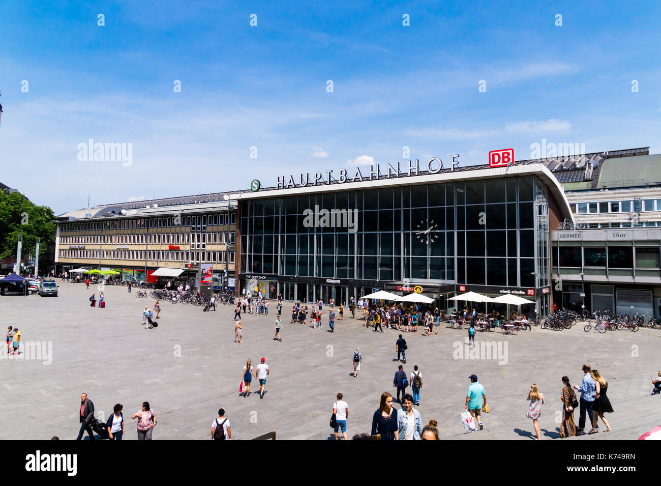 Cologne germany train station hi-res stock photography and images - Alamy