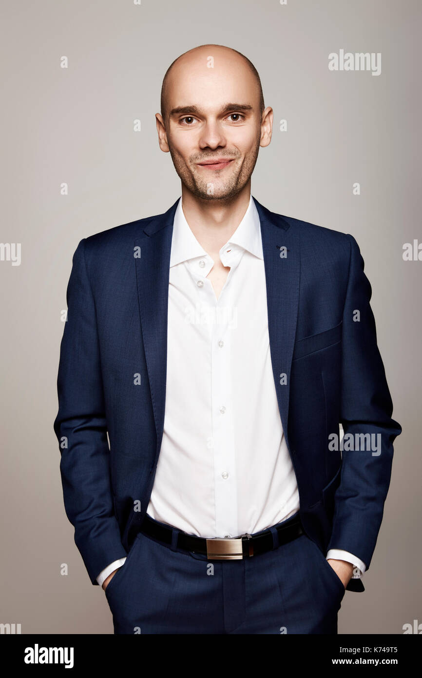 Modern suit young man hi-res stock photography and images - Alamy