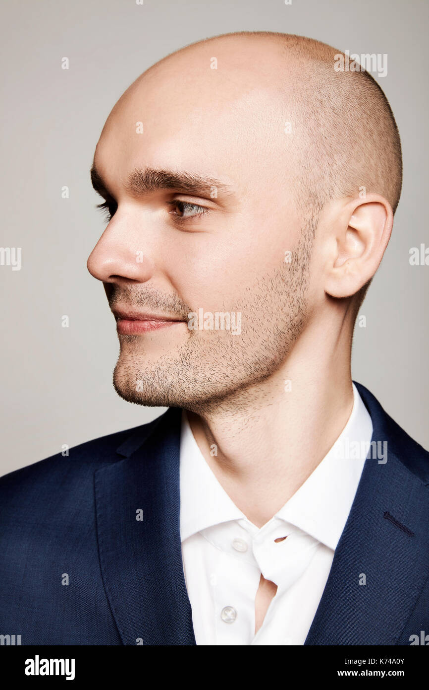 Man looking right hi-res stock photography and images - Alamy