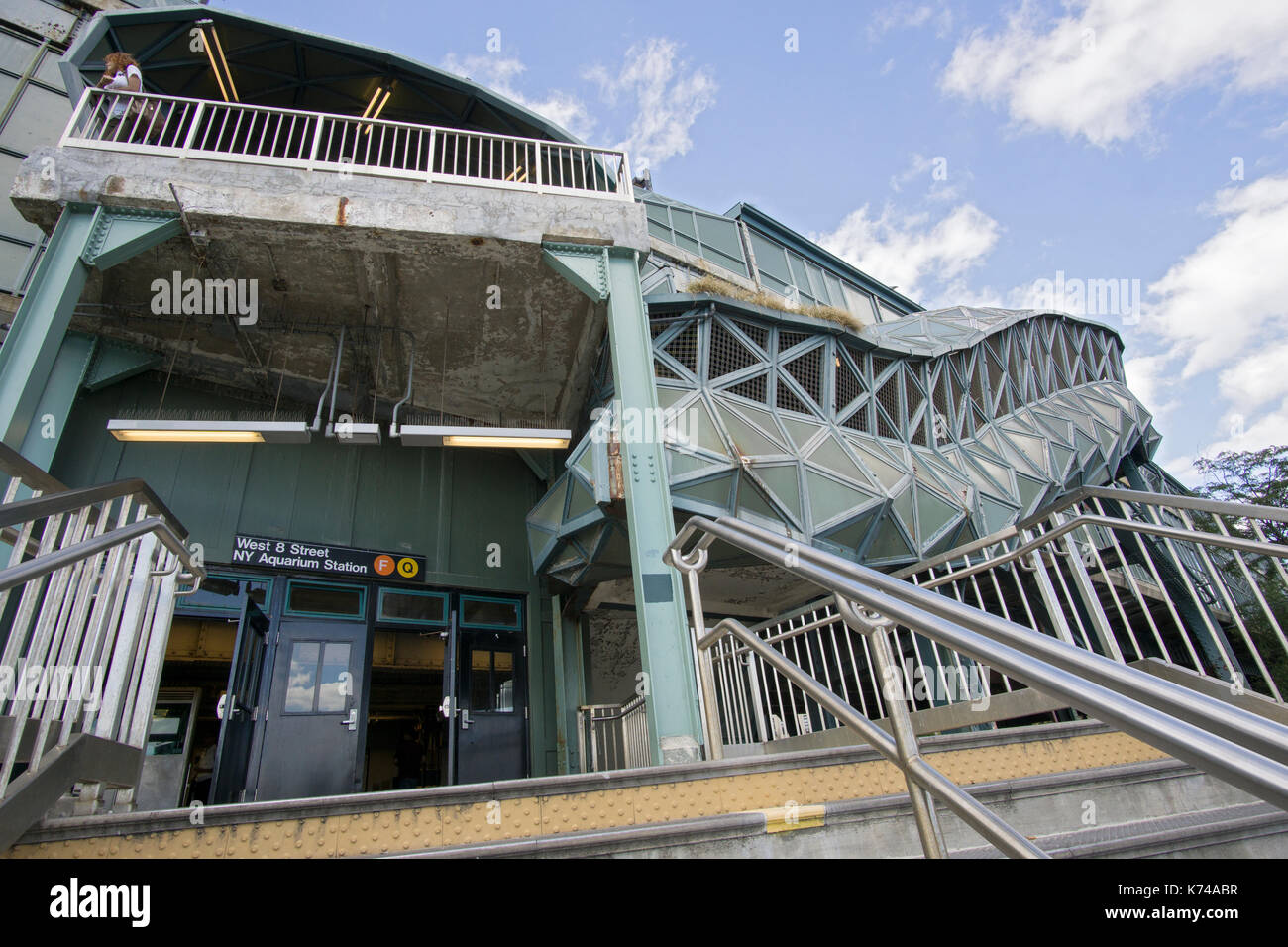 Entrance subway in new york hi-res stock photography and images - Alamy