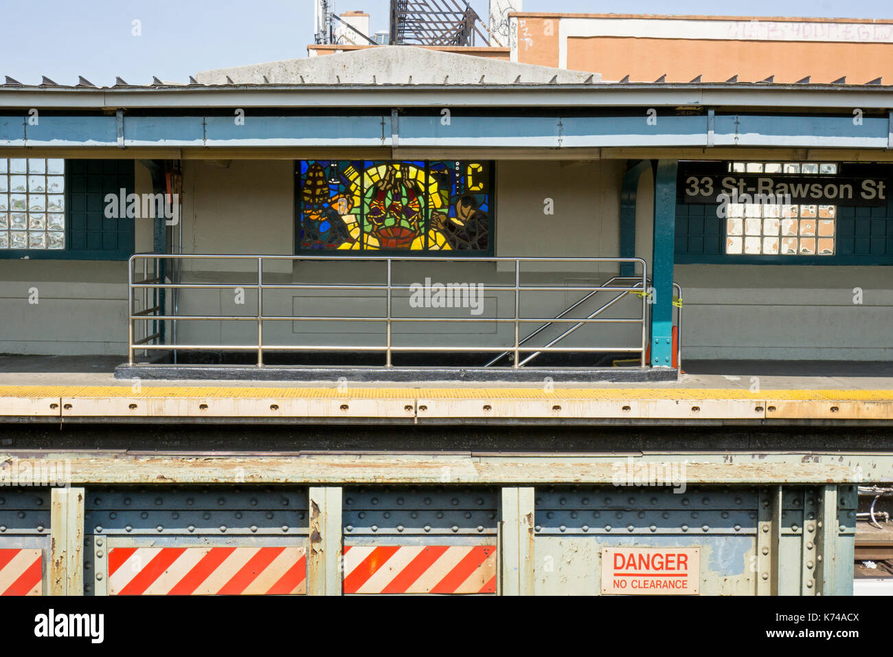 Photo of the 33rd Street Rawson Street station platform along the ...