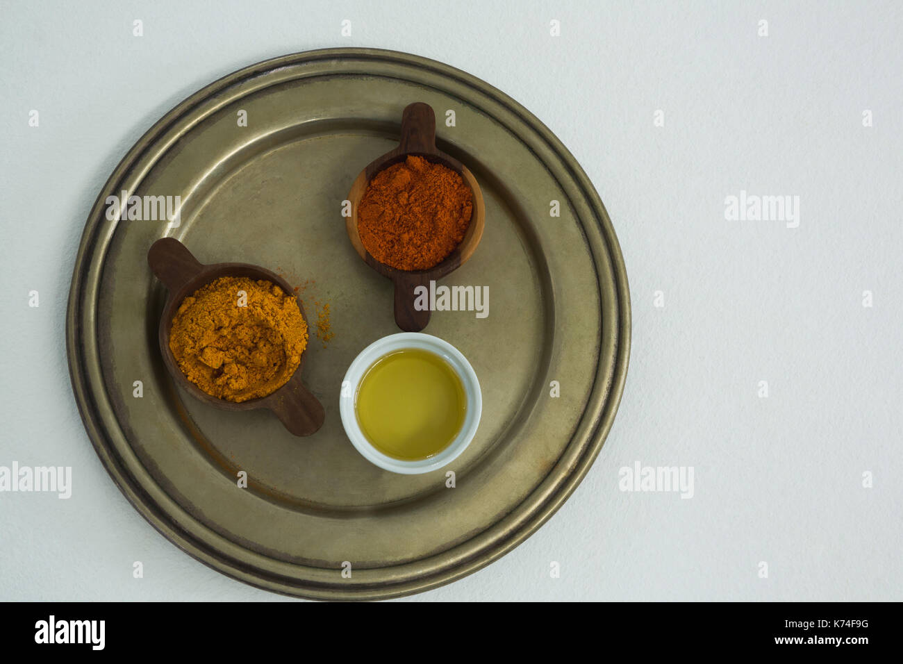 Powder tray hi-res stock photography and images - Alamy