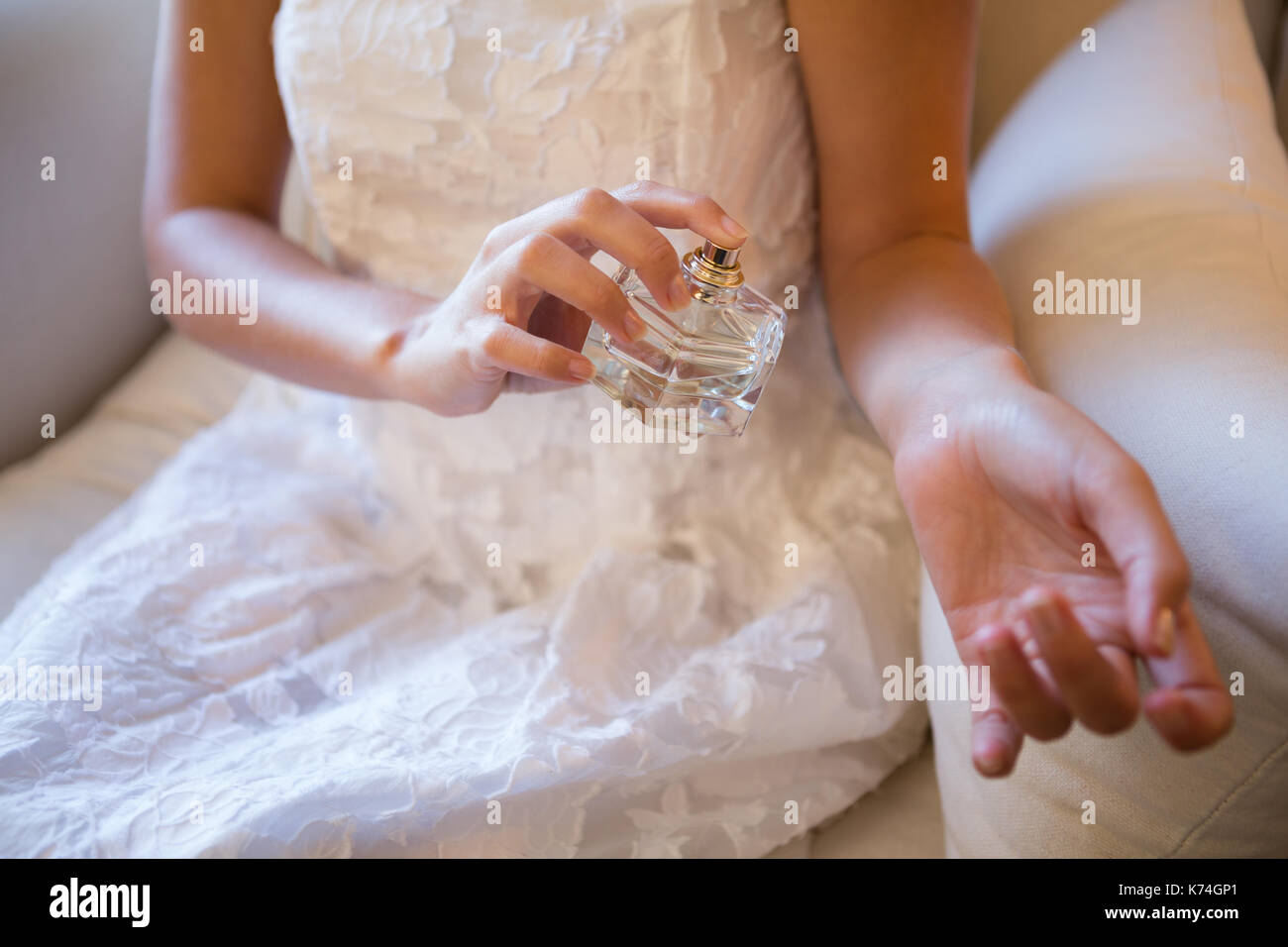 Perfume spraying hi-res stock photography and images - Alamy