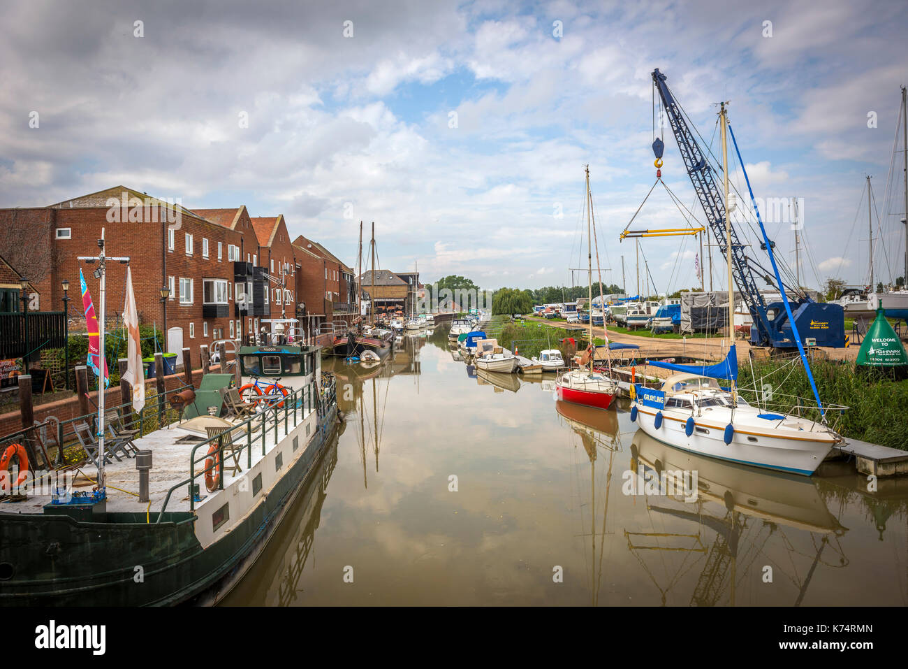 River water boats waterway hi-res stock photography and images - Alamy