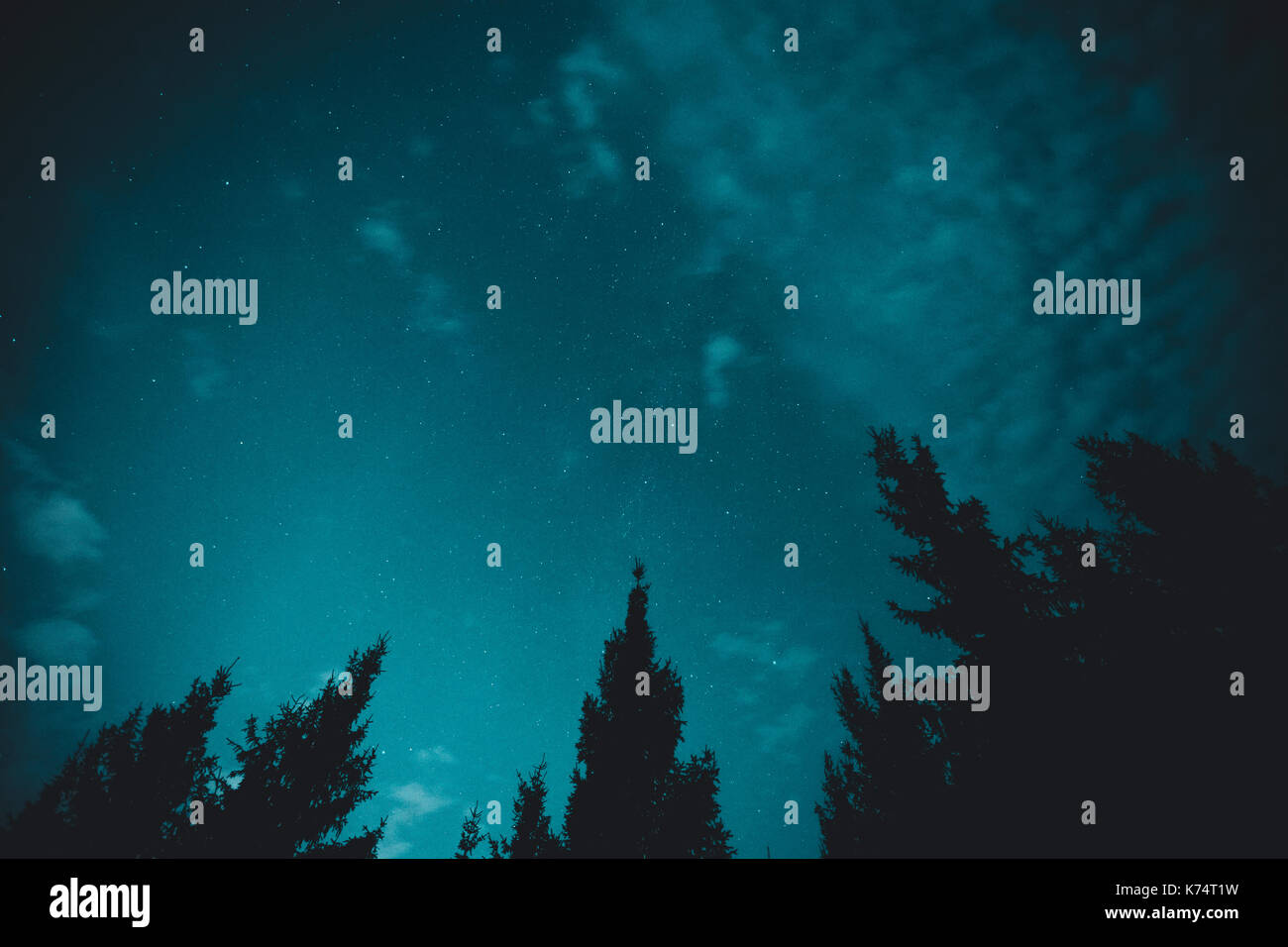 Dark blue night sky background hi-res stock photography and images - Alamy