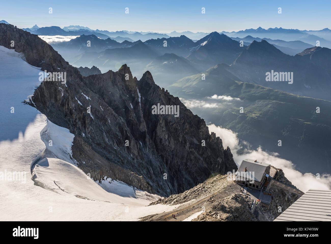 Punta helbronner station hi-res stock photography and images - Alamy