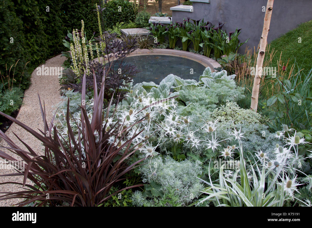 Edge planting hi-res stock photography and images - Alamy