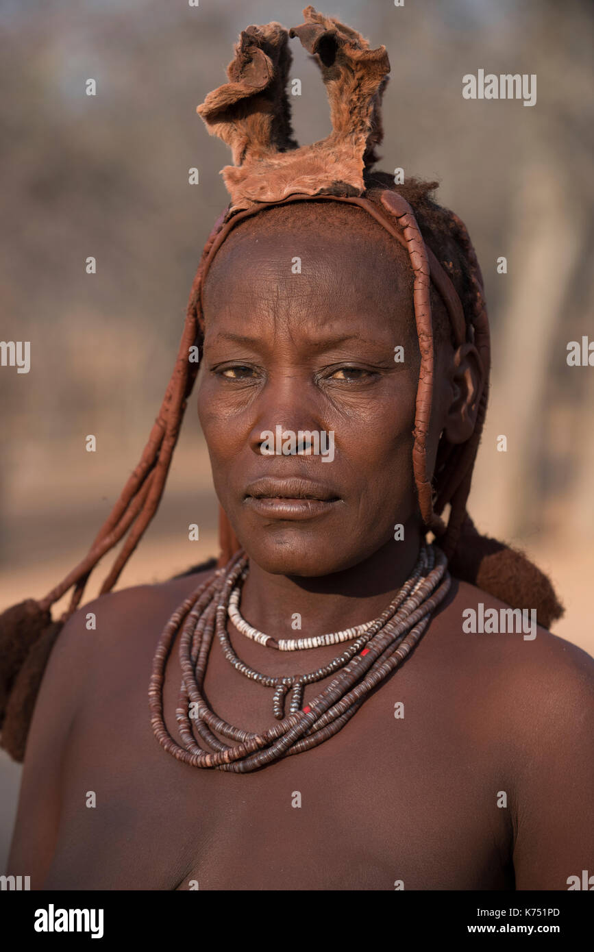 Married himba woman hi-res stock photography and images - Alamy