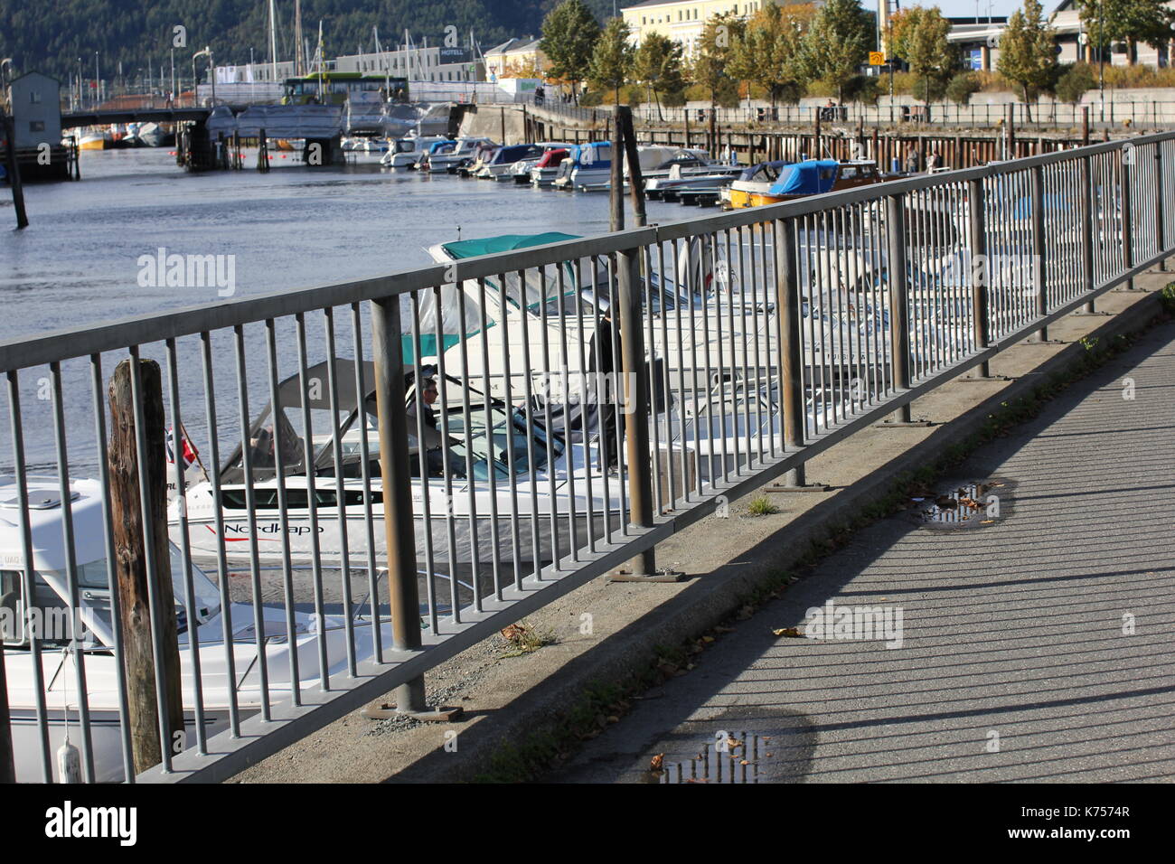 Green boats hi-res stock photography and images - Alamy