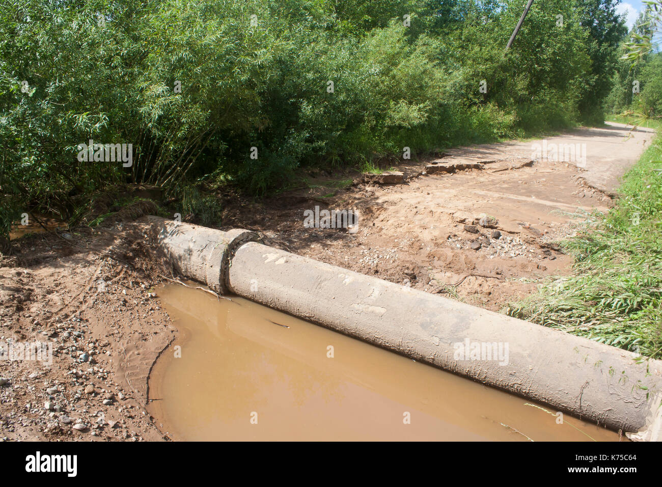 Road washout hi-res stock photography and images - Alamy