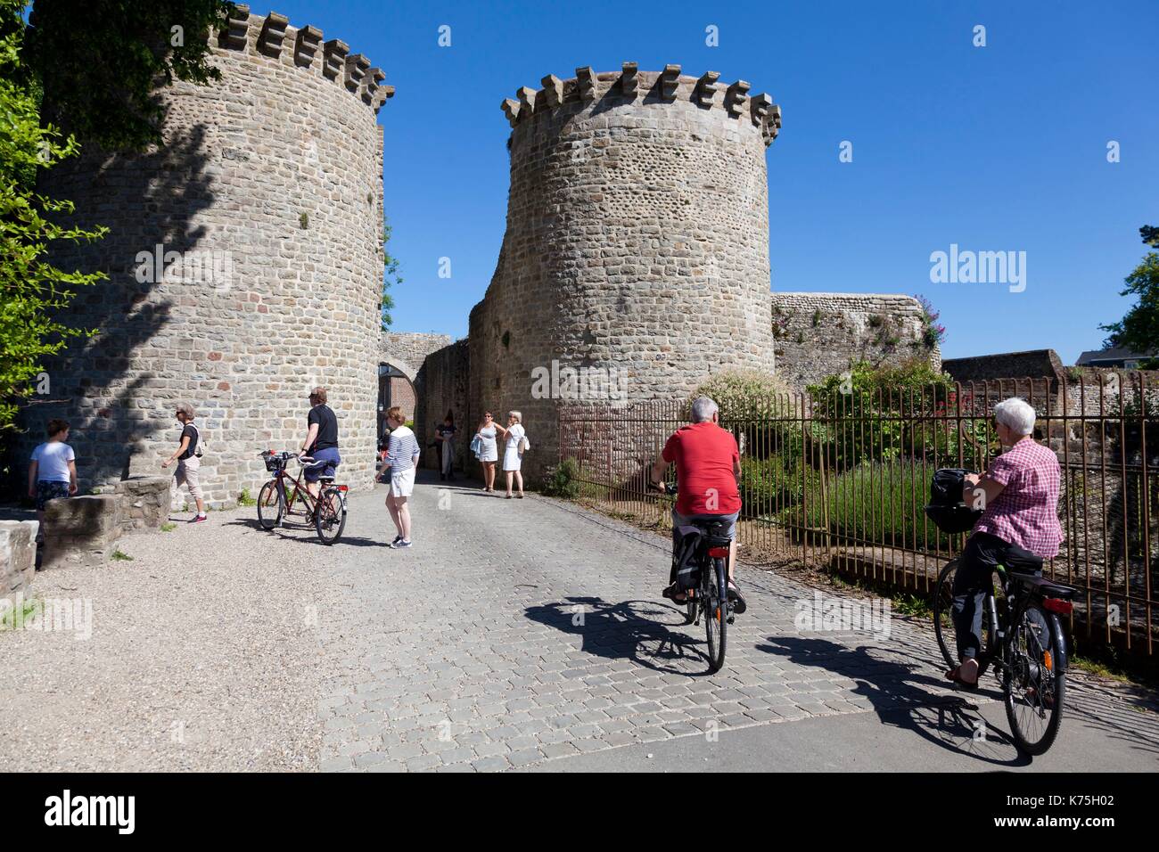 France, Somme, Baie de Somme, Saint Valery sur Somme, Guillaume towers ...