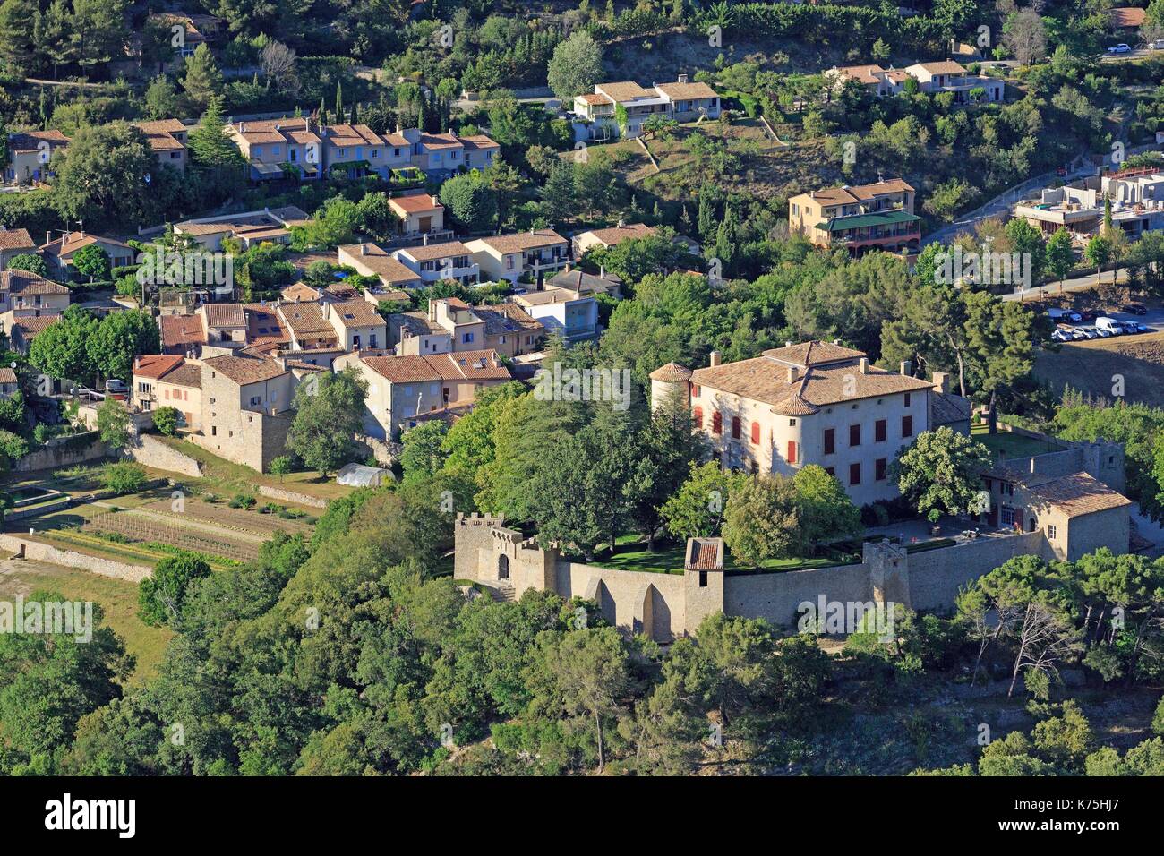 Picasso castle vauvenargues provence france hi-res stock photography ...