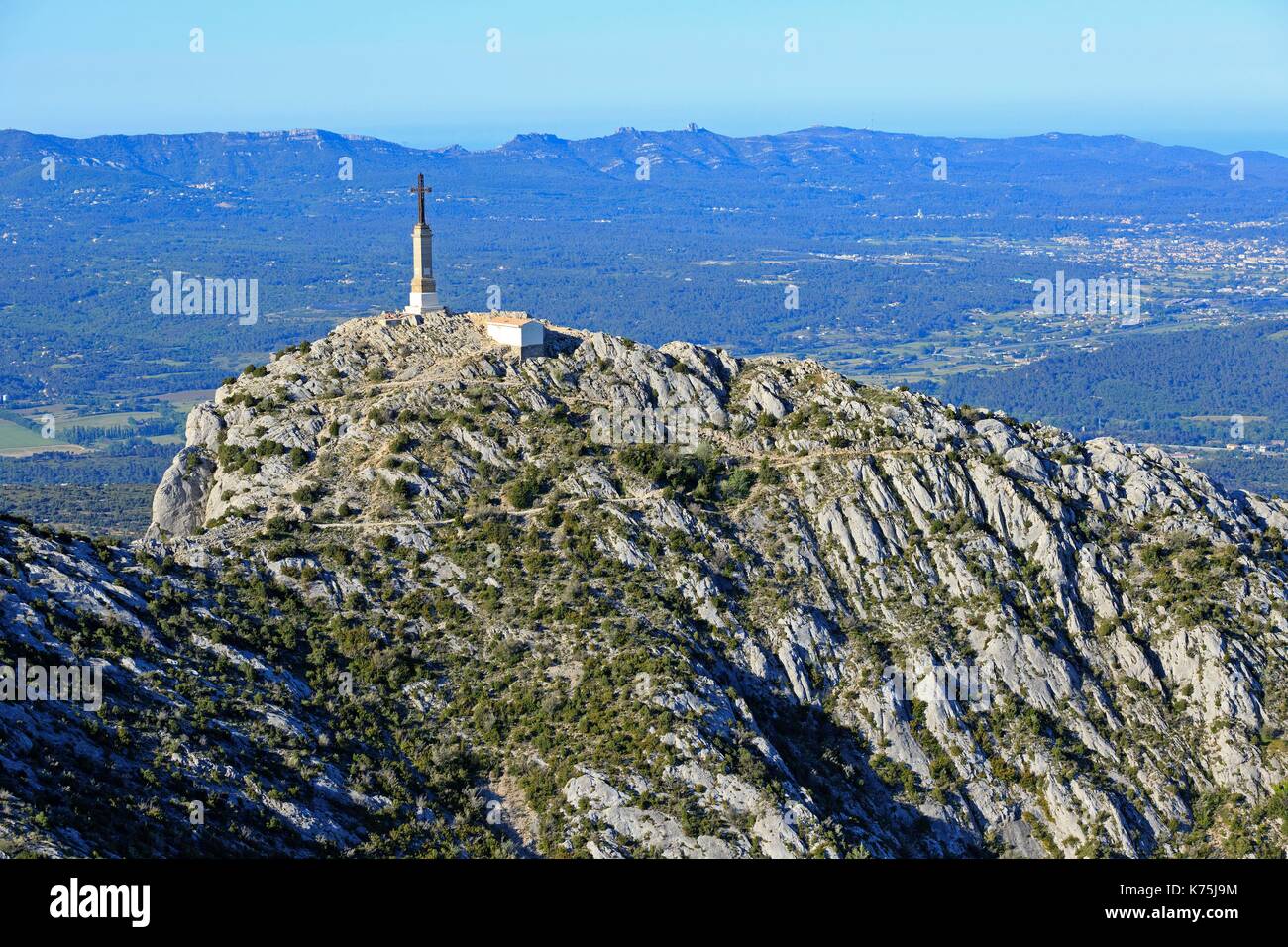 France, Bouches du Rhone, Pays d'Aix, Sainte Victoire Site ...
