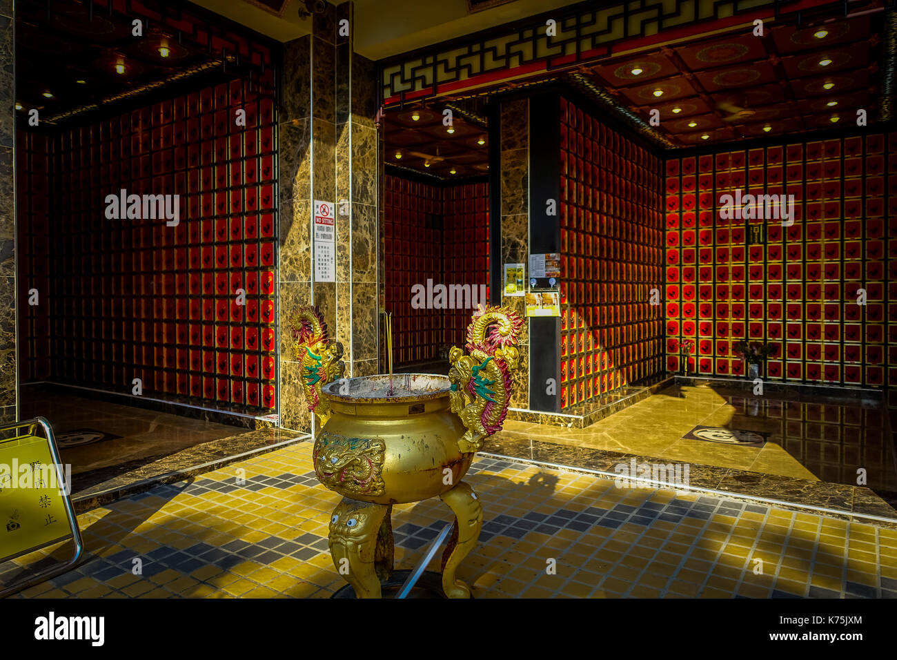 Statues at Ten Thousand Buddhas Monastery in Sha Tin, Hong Kong, China ...