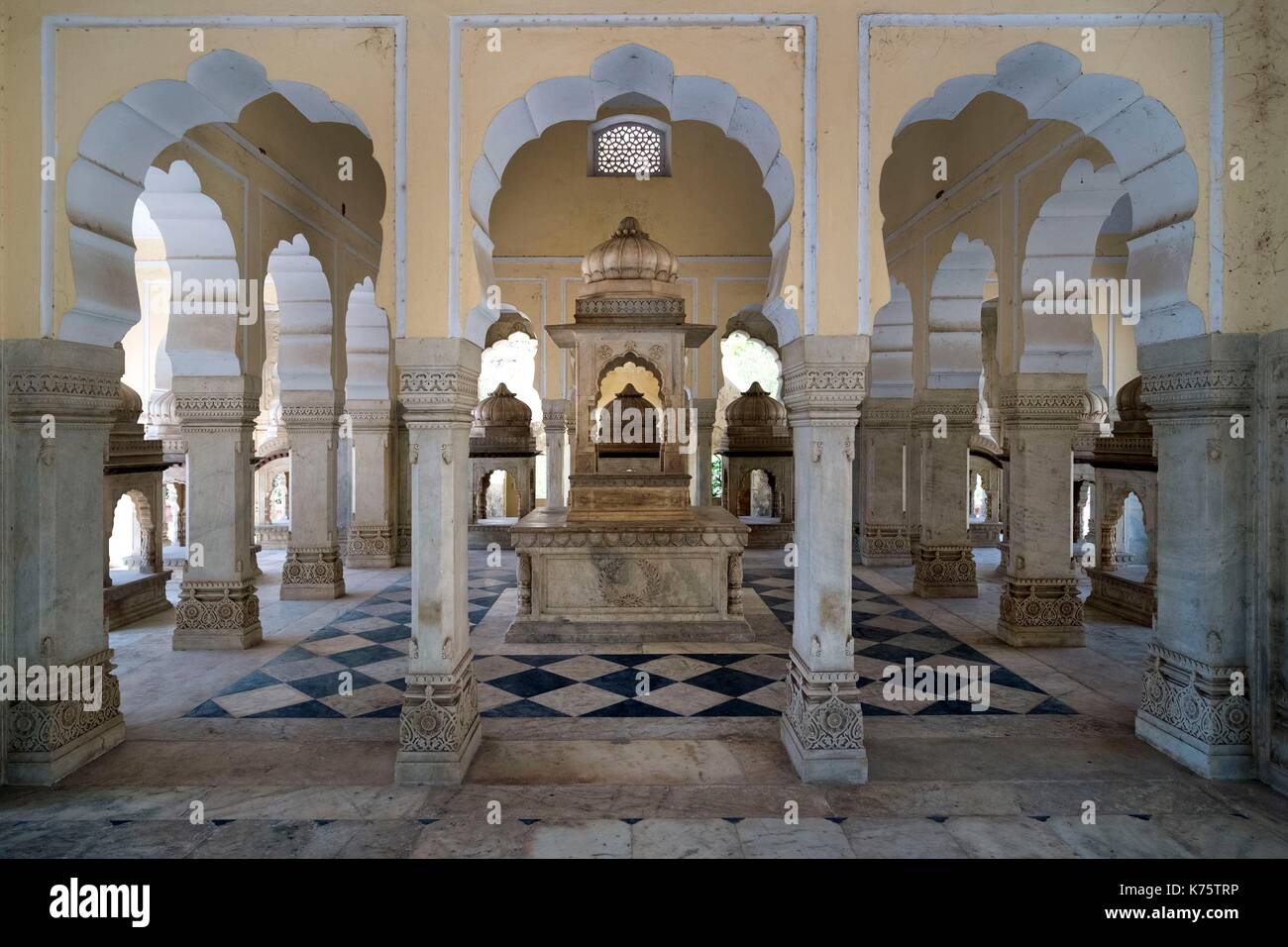 Carvings at chhatris hi-res stock photography and images - Alamy