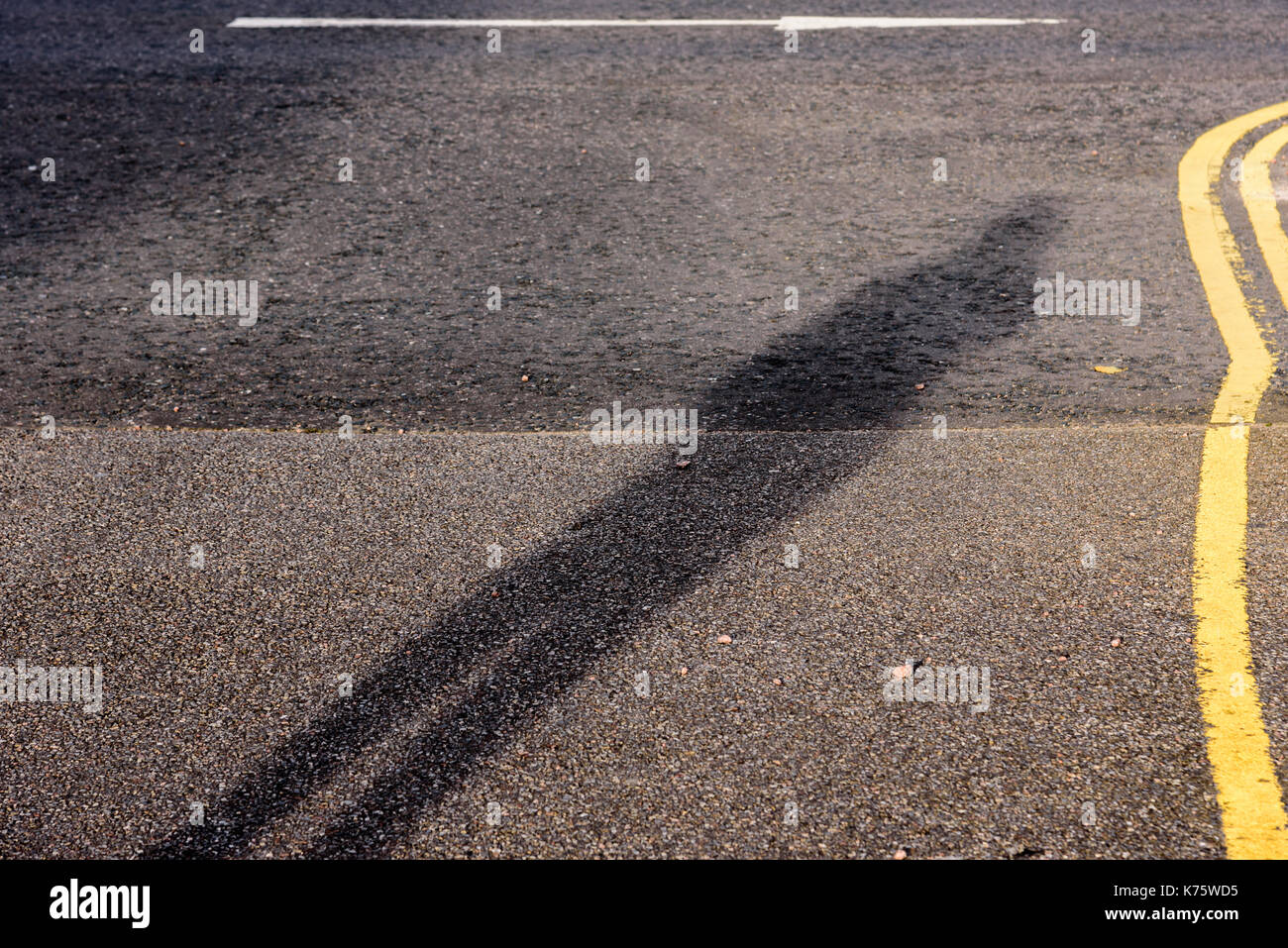 Person shadow on street hi-res stock photography and images - Alamy