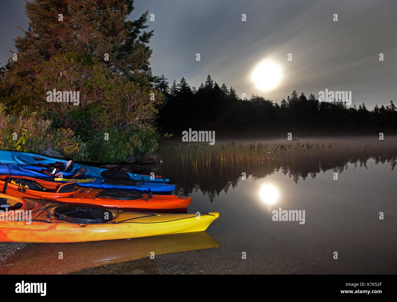 Moonlight lake shore night hi-res stock photography and images - Alamy