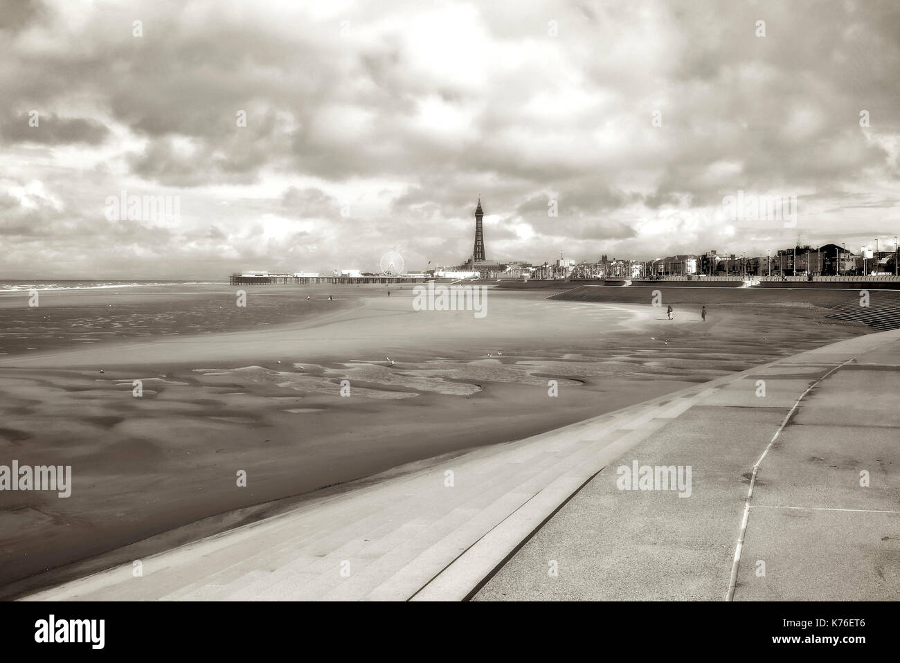 Blackpool pier from beach hi-res stock photography and images - Alamy