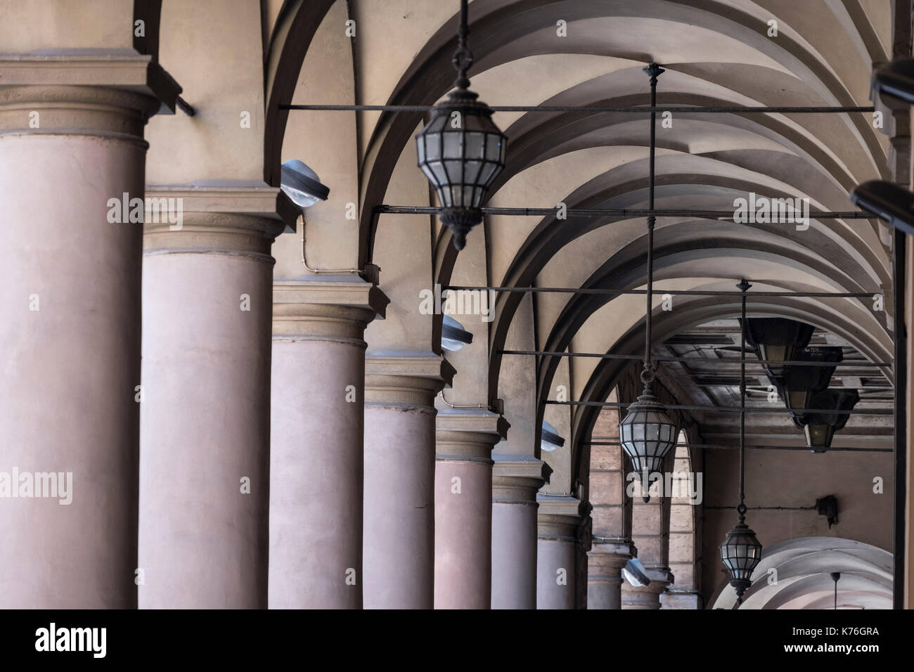 Bologna (Emilia Romagna, Italy): detail of a typical old portico Stock ...