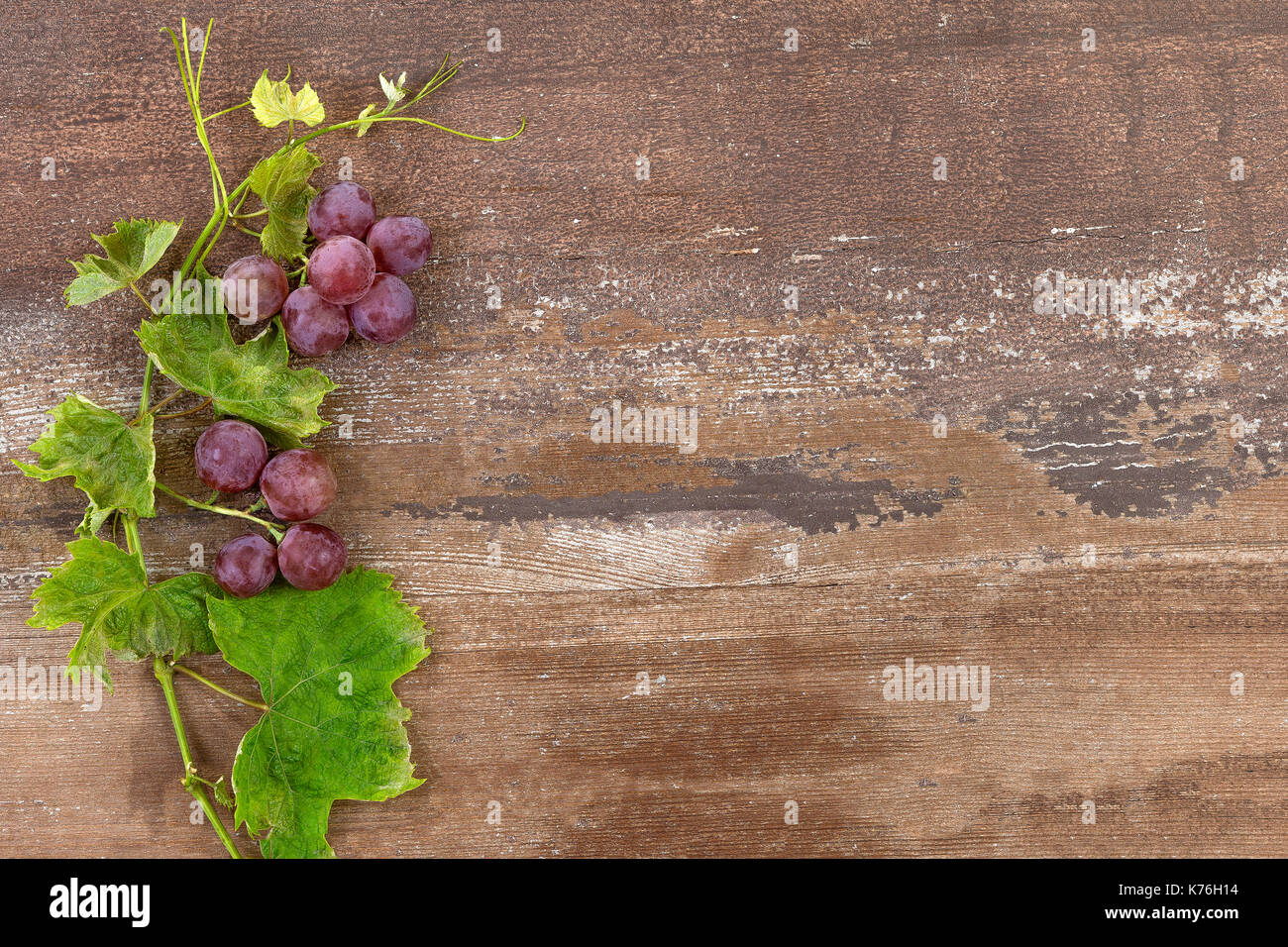 Bunch red grape hi-res stock photography and images - Alamy