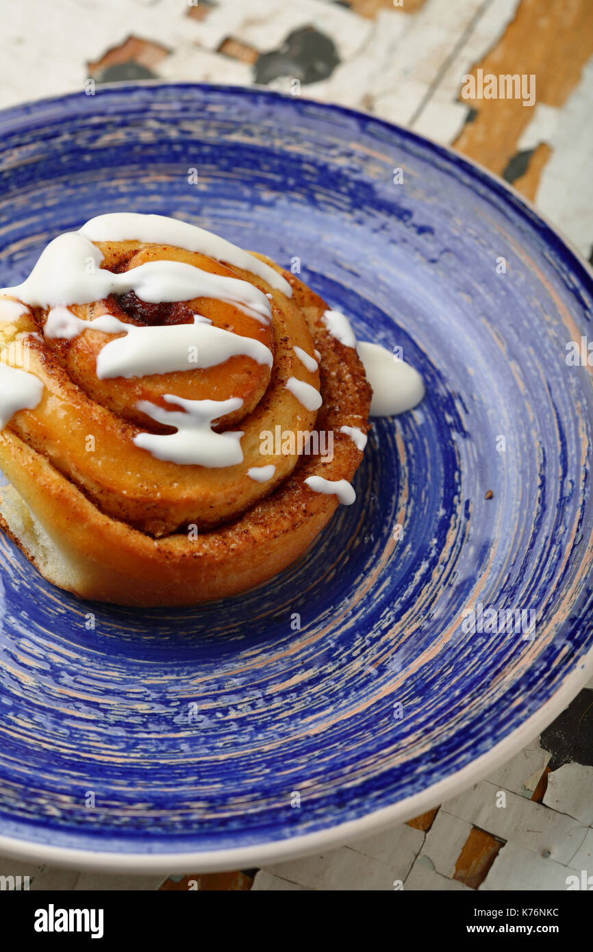 Golden buns hi-res stock photography and images - Alamy