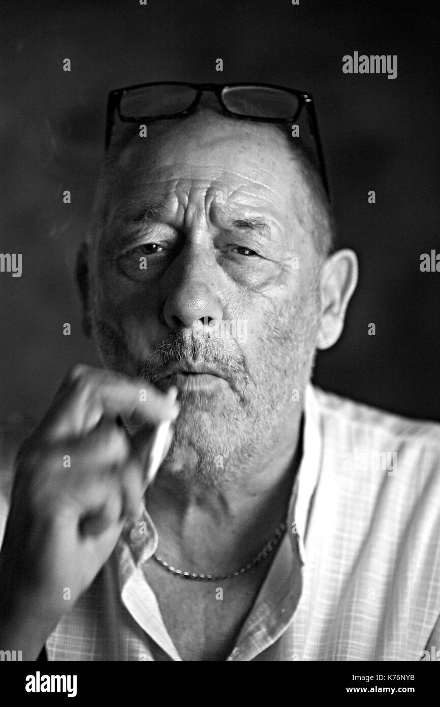 Male portrait hi-res stock photography and images - Alamy