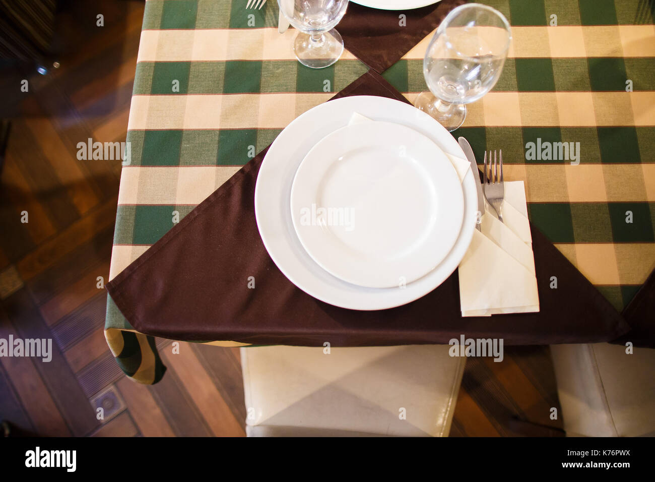 Fancy dinner plates hi-res stock photography and images - Alamy