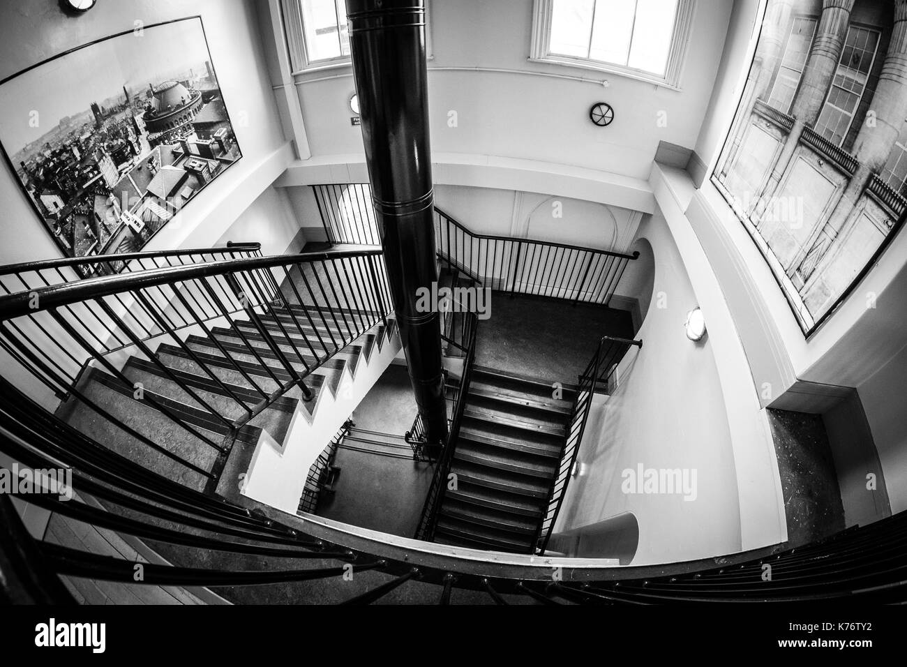 Shoppers leeds corn exchange hi-res stock photography and images - Alamy