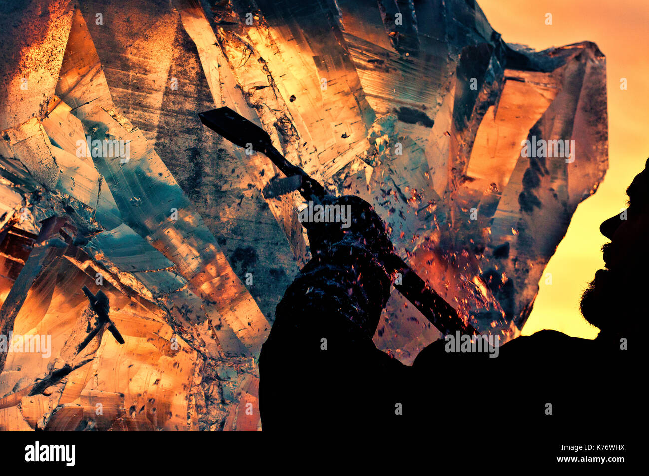 Ice sculptor hi-res stock photography and images - Alamy